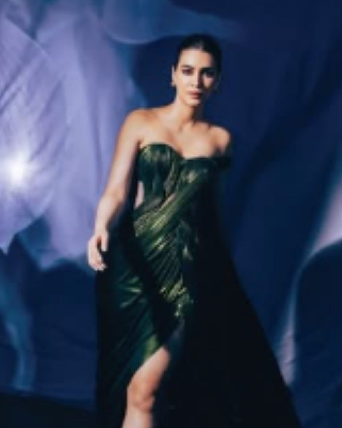 Kriti Sanon in Classic Ring Stack